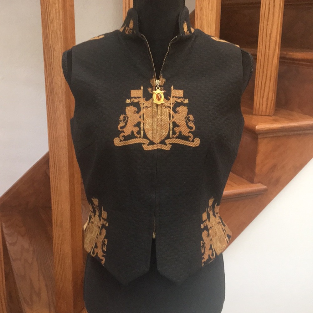 Tapp Vintage Family Crest/Coat Of Arms Vest, Large - Gem